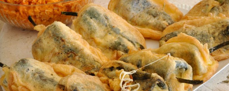 Chiles Rellenos, an Iconic Dish of Mexican Gastronomy – DMEXICO.com